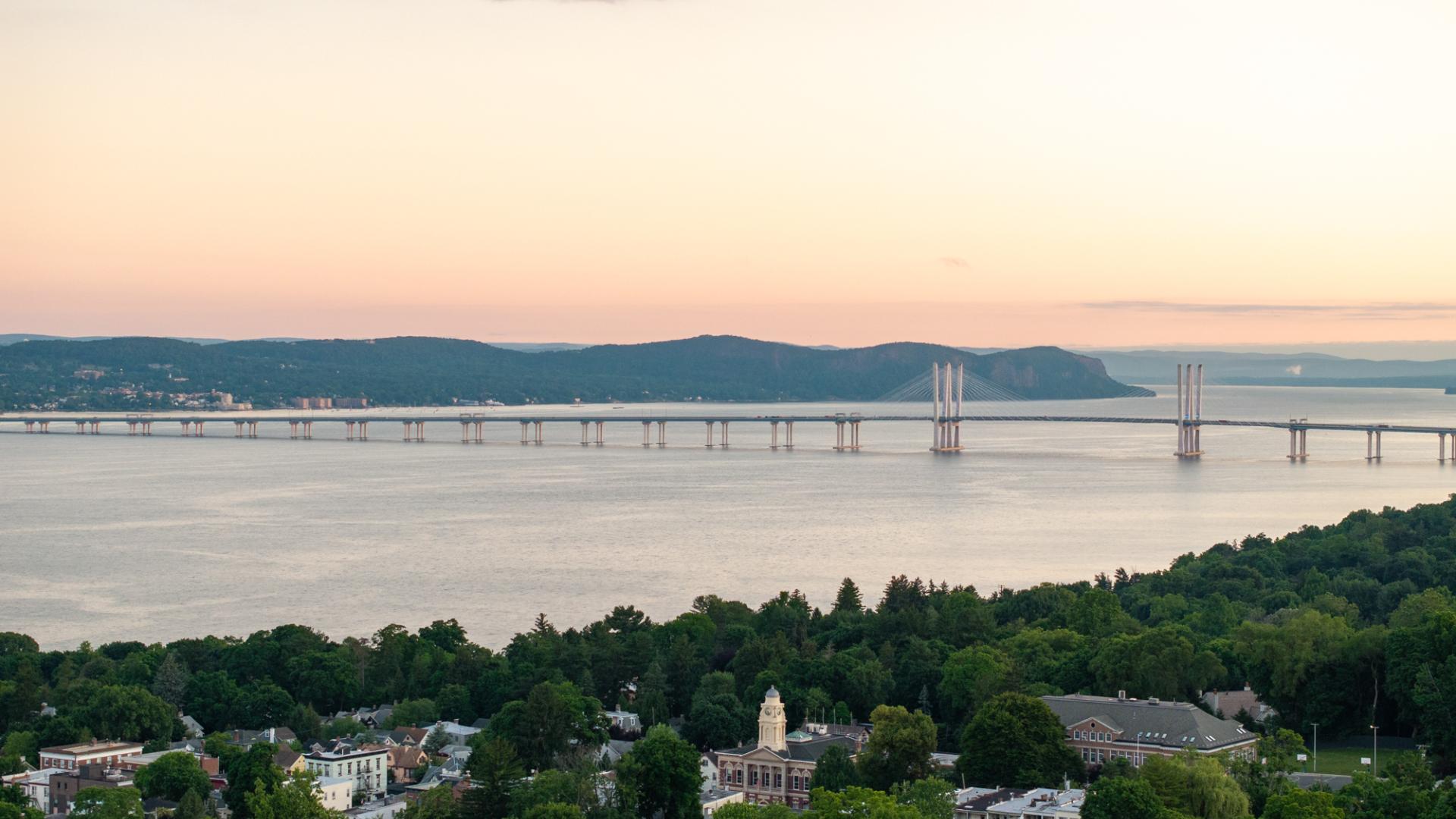 New Home Community Marker Ridge by Toll Brothers in Irvington, NY